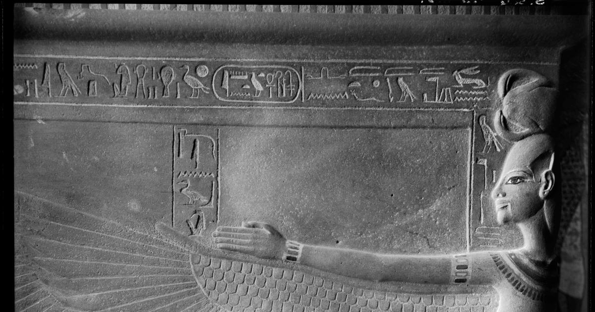 Explore Tutankhamun's tomb through the excavation records of Howard ...